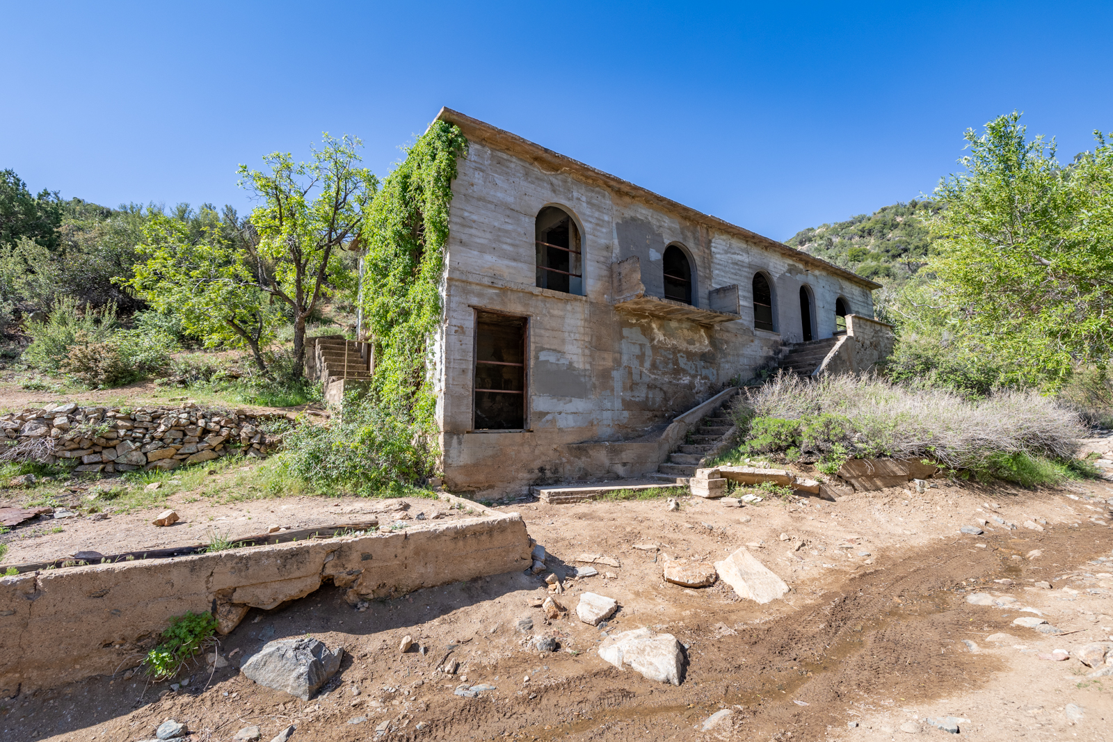 Photos of Abandoned Places and Urban Exploration